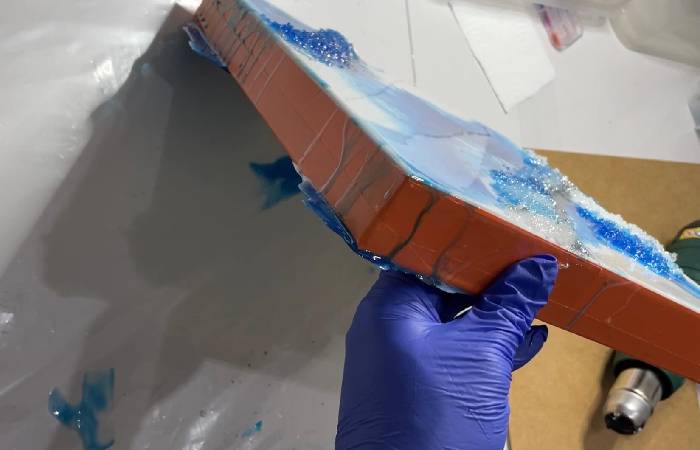 Wie man ein Bild mit Epoxidharz malt - Resin Studio
