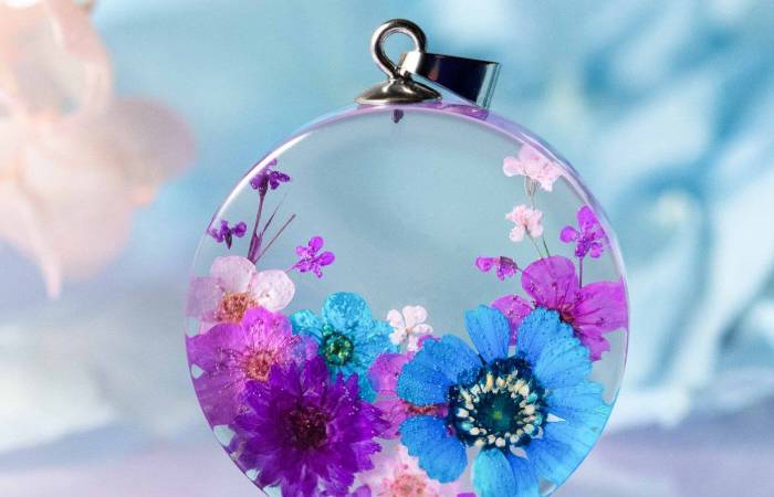 Kateřina Loukotová and her Dandylion - Resin Studio